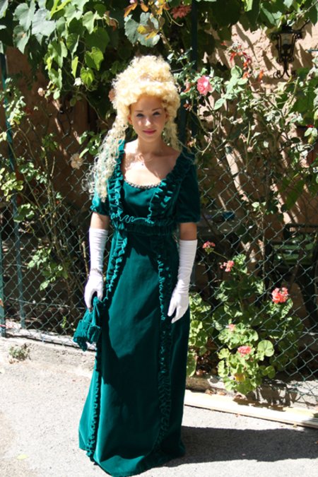 Location robe empire velours vert - Location de costumes
